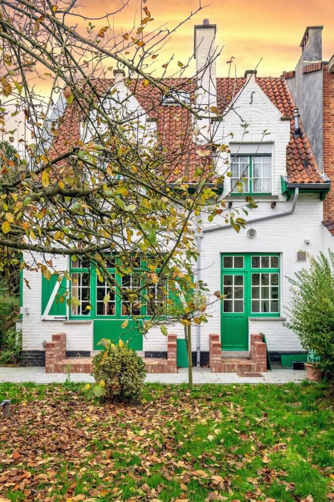 Ce que Bruxelles cache derrière ses grilles : Paul Grosjean et Mireille ...